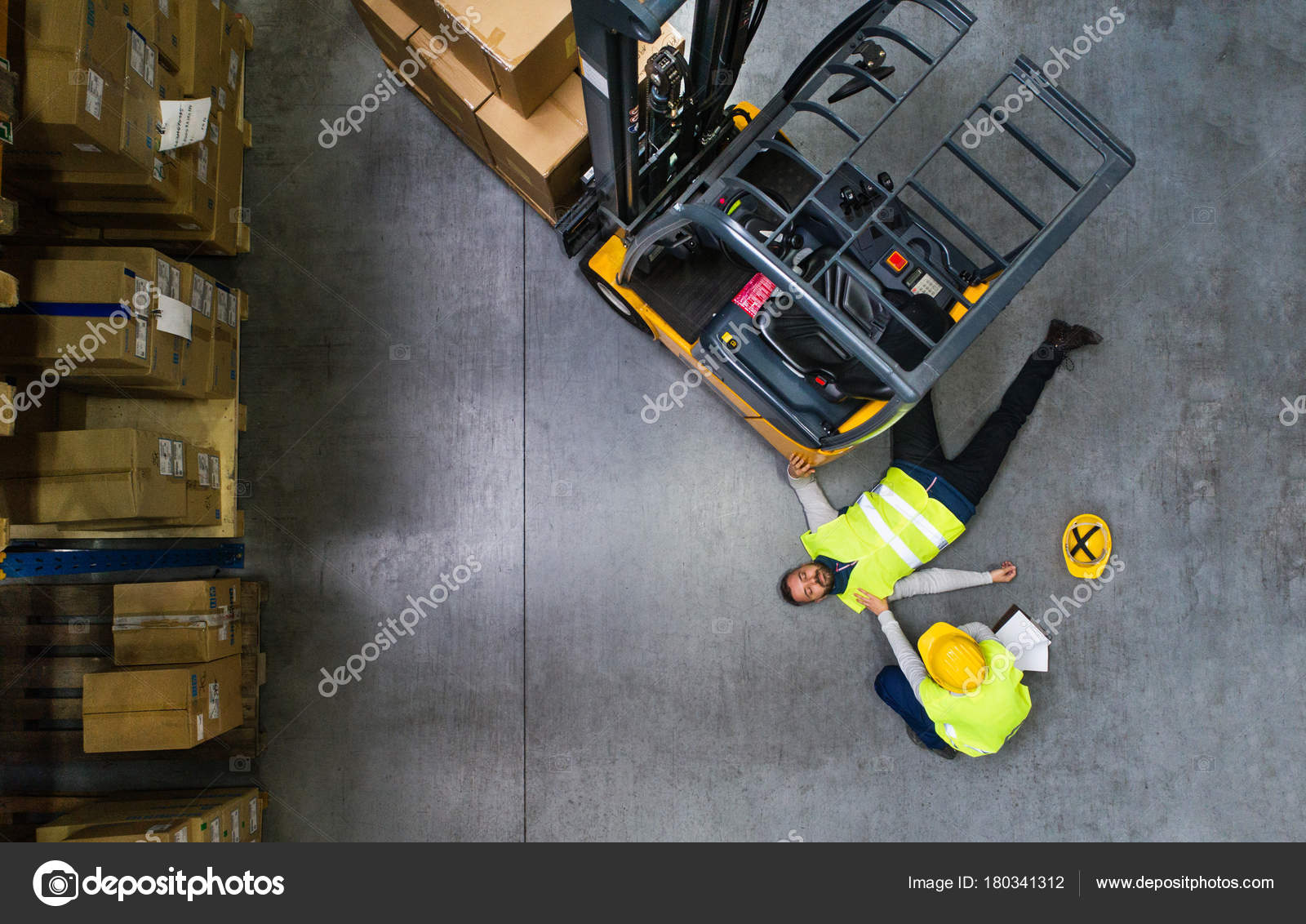 Warehouse workers after an accident in a warehouse. — Stock Photo ...