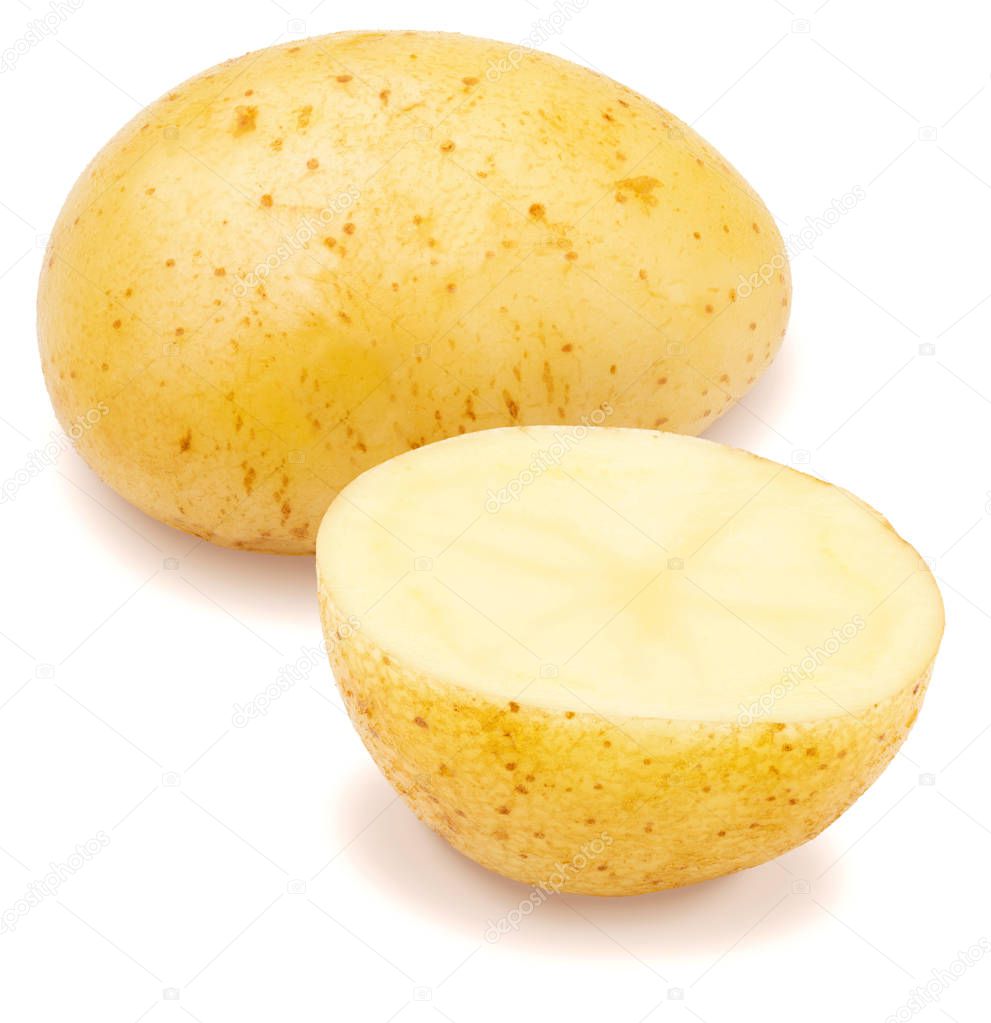 Dos bellas papas (una entera y una partida por la mitad). Aislado sobre ...