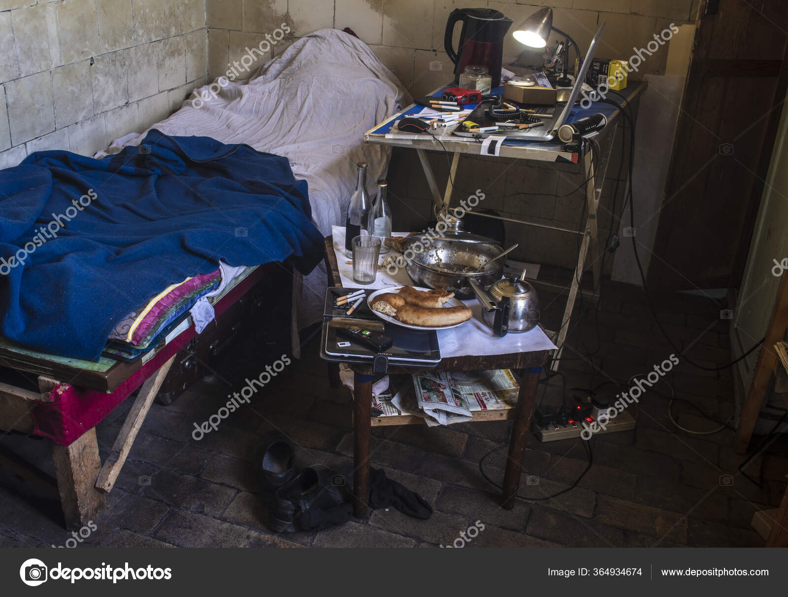 Dirty Scattered Room Alcoholic Sofa Stock Photo by ©0123Omar 364934674