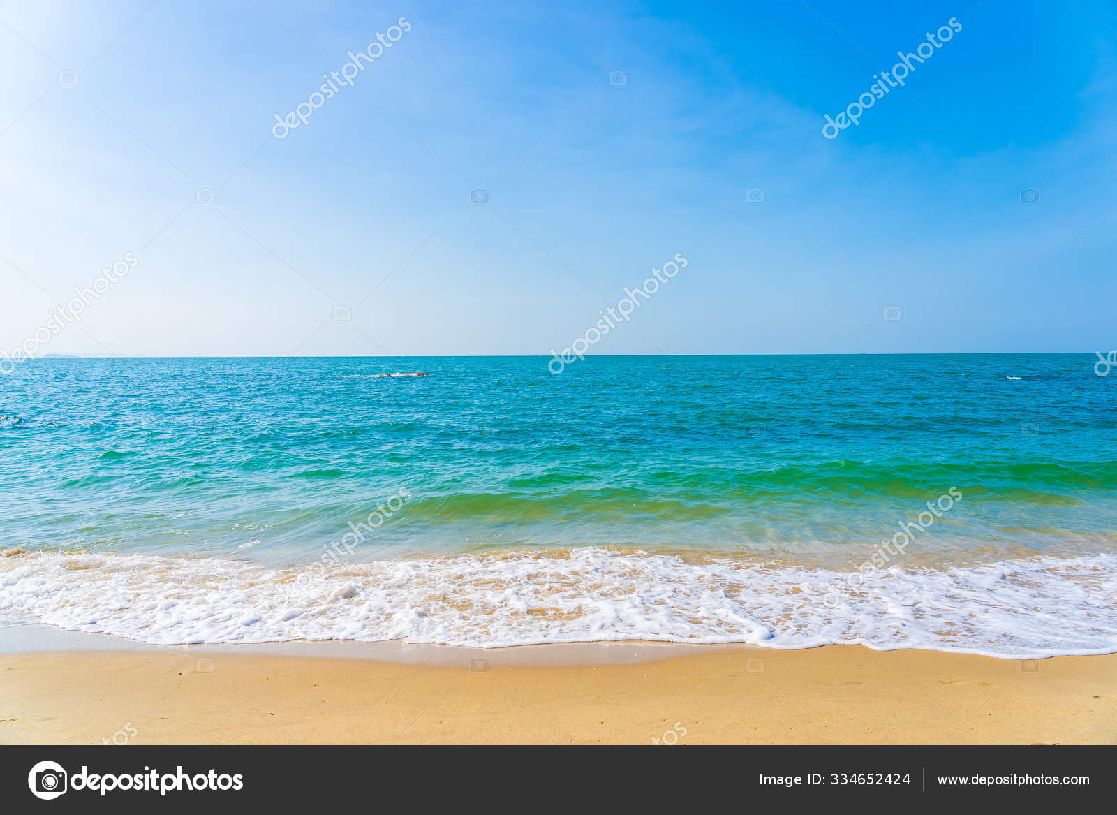 Beautiful outdoor with tropical beach sea ocean for holiday vaca Stock ...