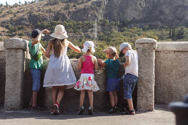 Kids sightseeing Stock Photos, Royalty Free Kids sightseeing Images ...