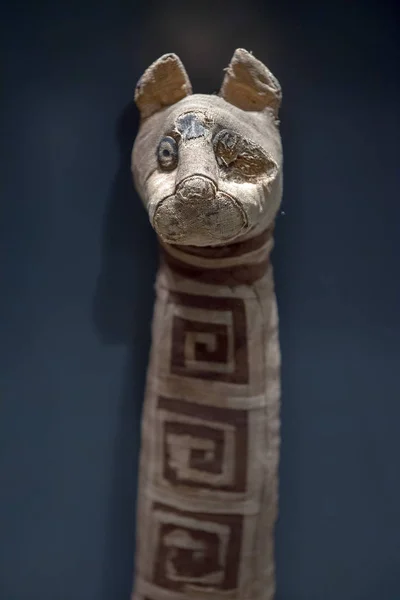 Pyramid egypt inside Pictures, Pyramid egypt inside Stock Photos ...