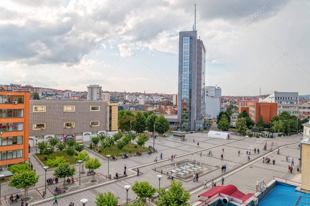 Scanderbeg Square Pristina – Stock Editorial Photo © dbajurin #131086816
