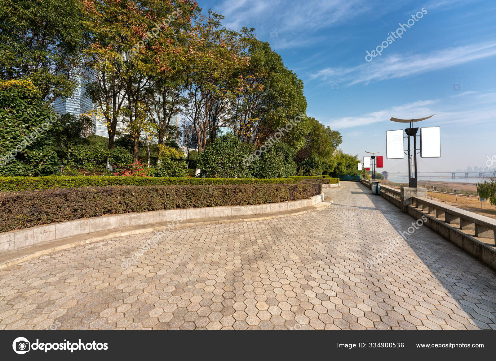 Empty, modern square and skyscrapers in modern city — Stock Photo ...
