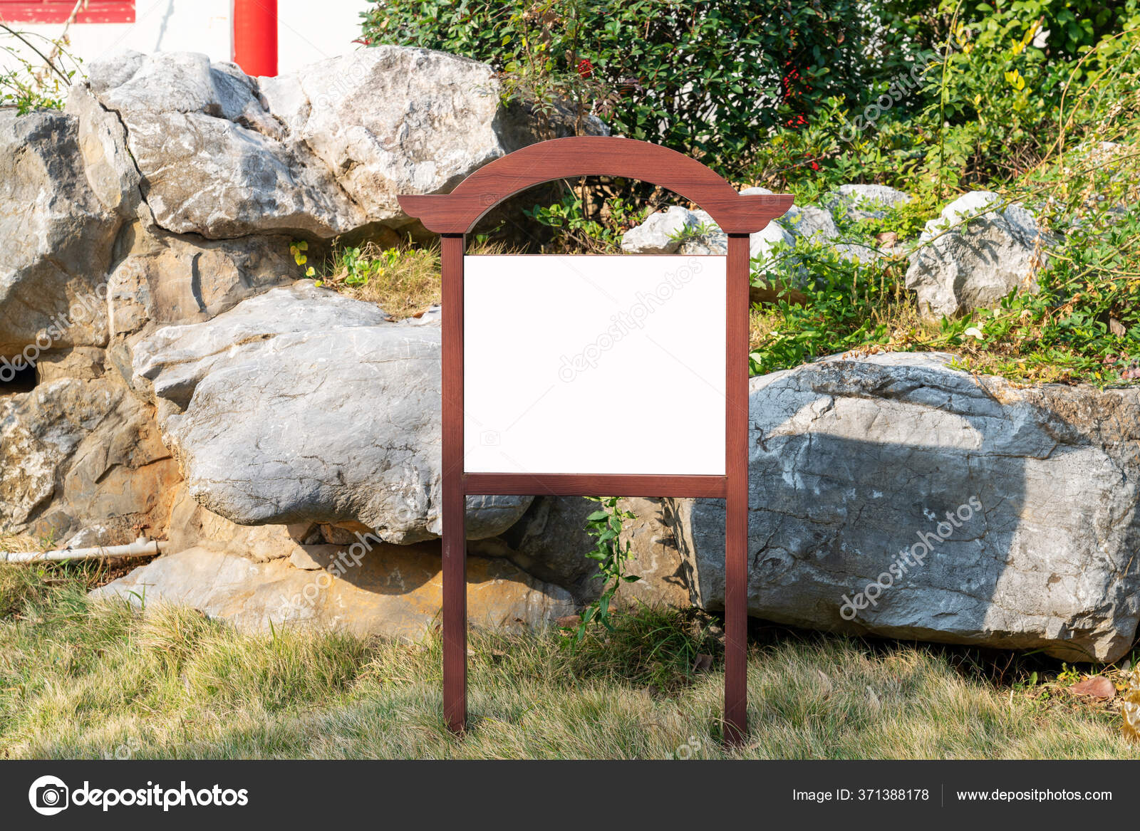 Papan Nama Kosong Taman — Foto Stok © gjp1991 #371388178