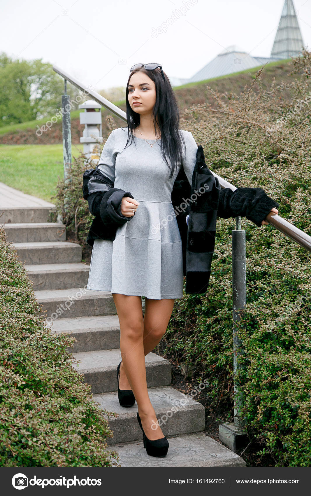 Images: beautiful girl walking | Girl walking / beautiful girl in the ... Images: beautiful girl walking | Girl walking / beautiful girl in the ...