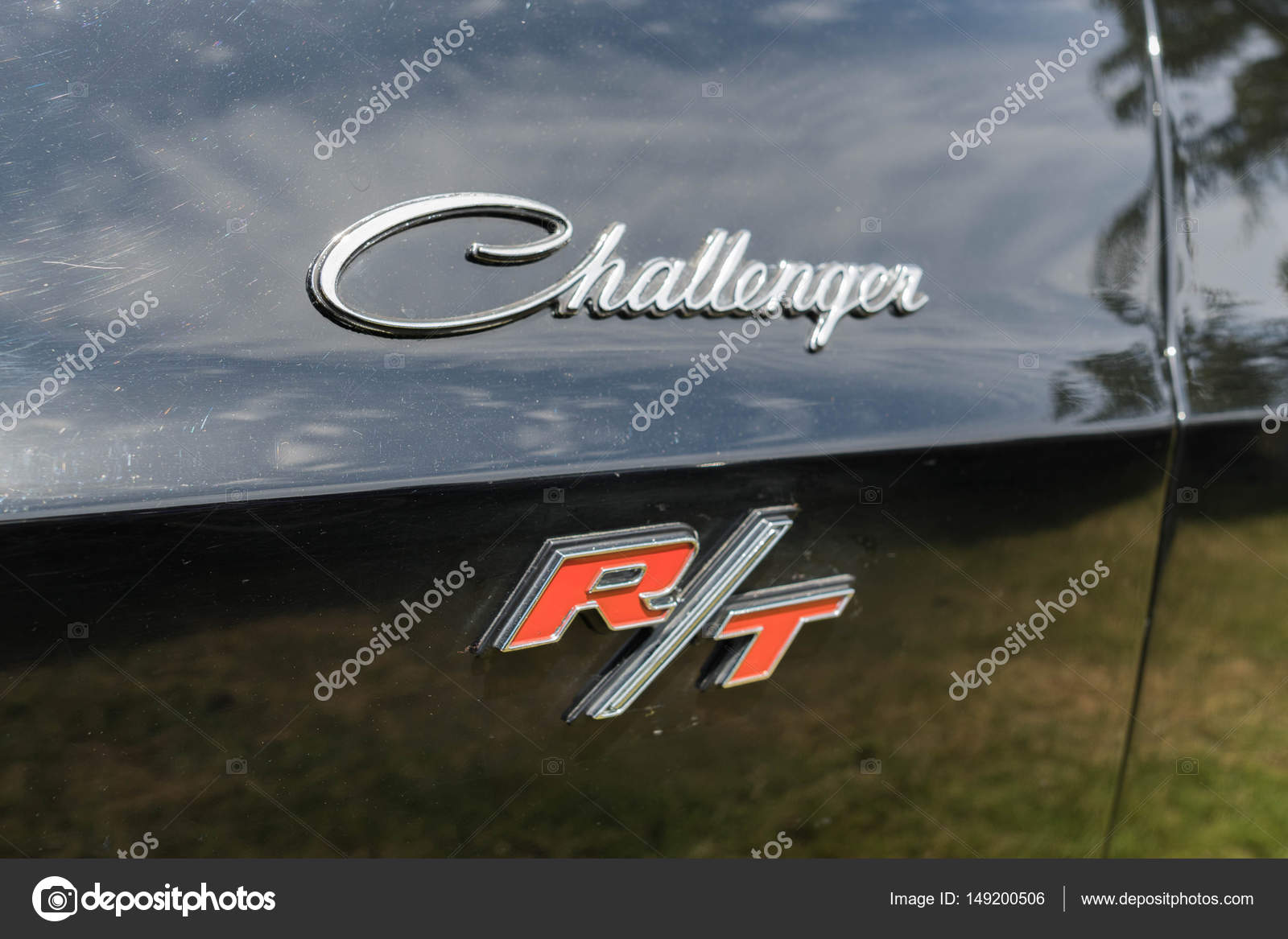 Dodge Challenger RT emblem on display – Stock Editorial Photo ...