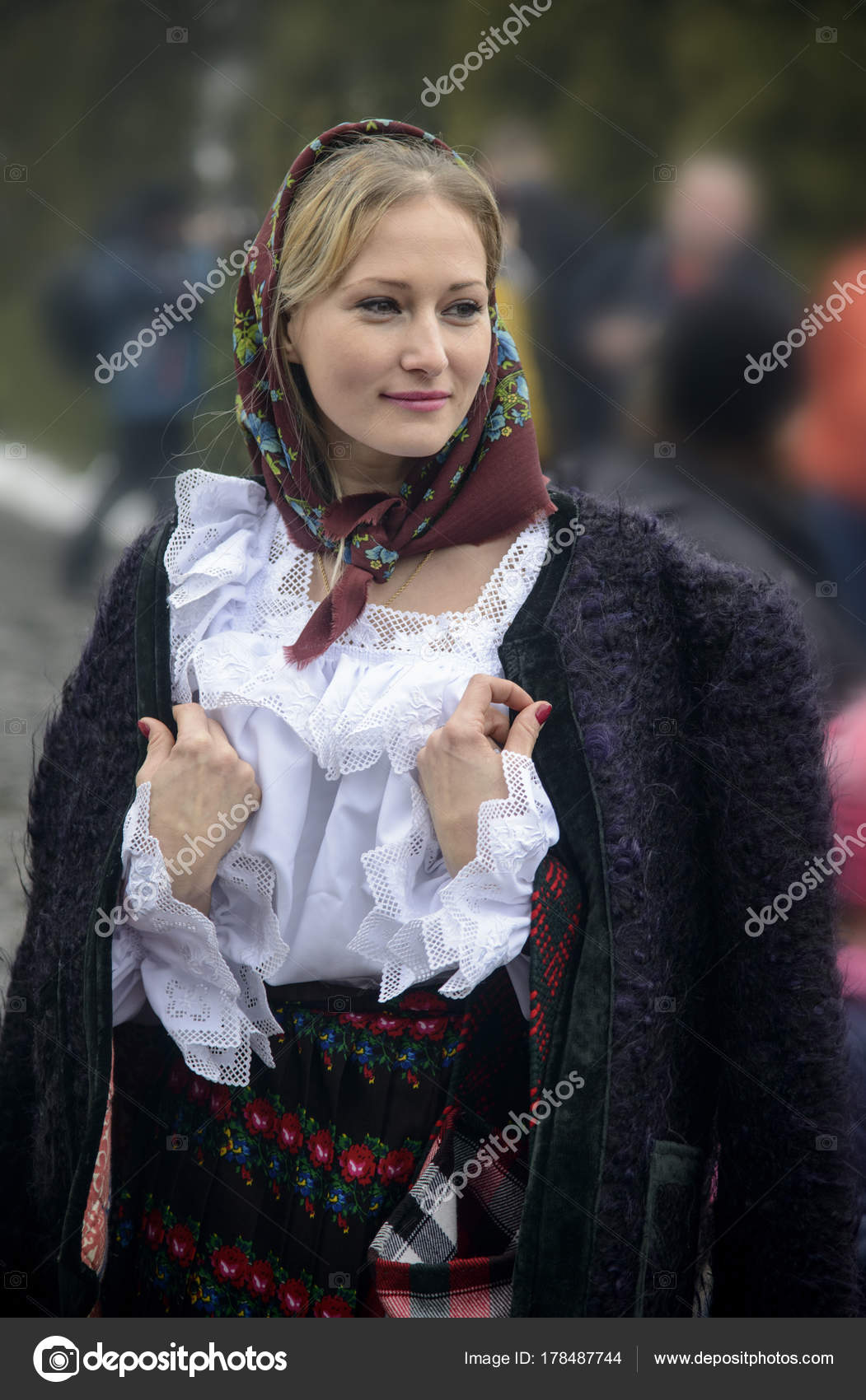 Traditional Romanian Clothes