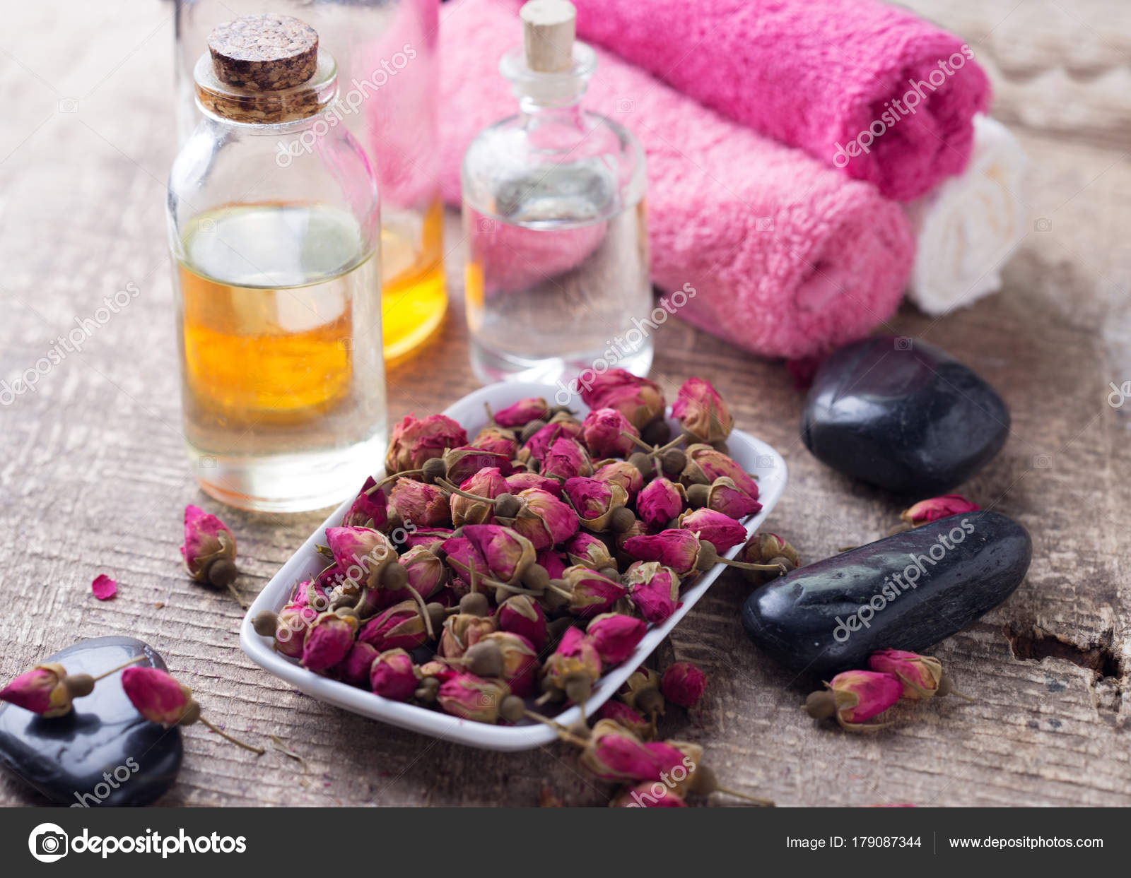 Rose spa setting. Stock Photo by ©daffodil 179087344