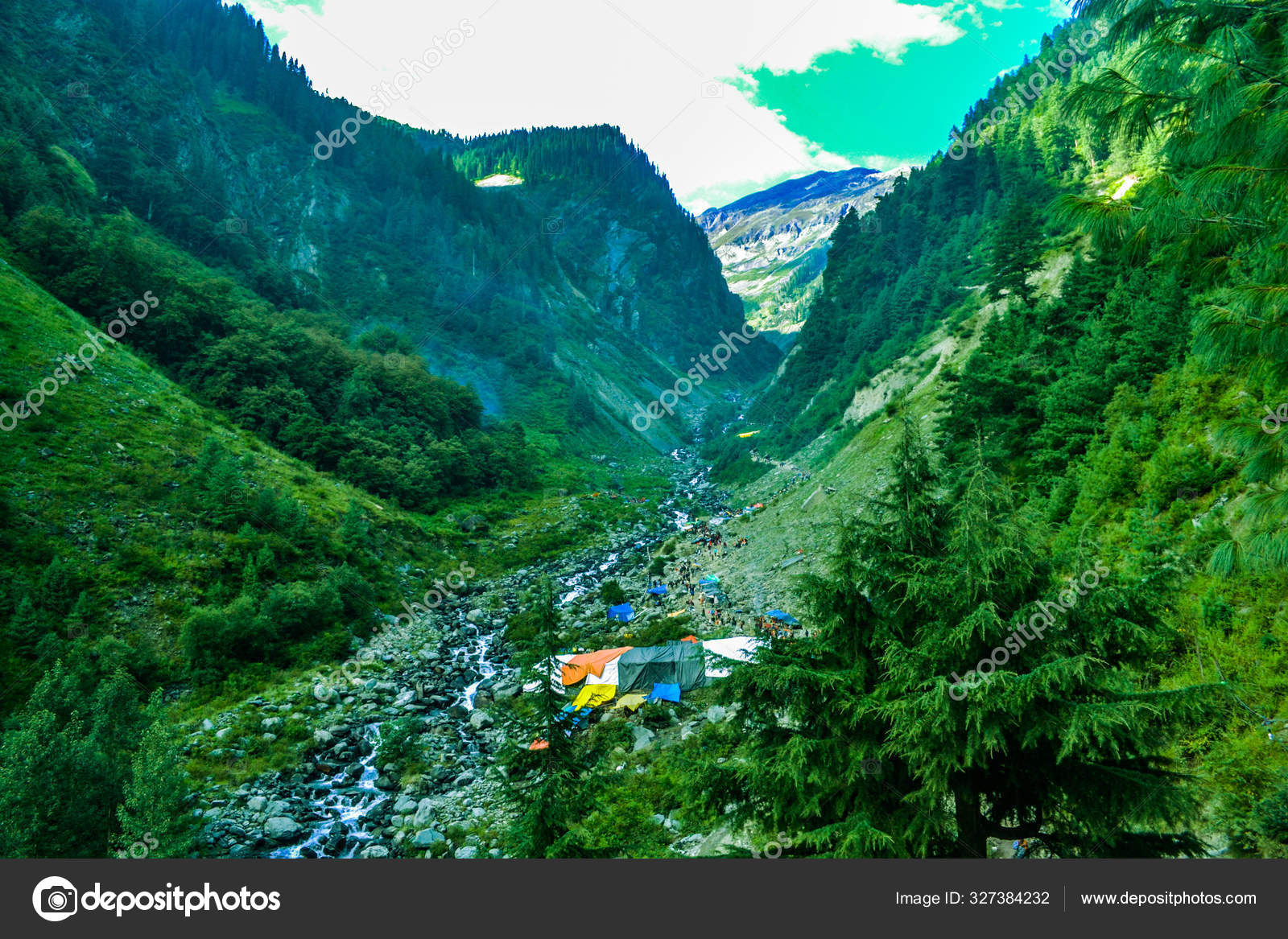 Green Landscape Forest Hike Himalayan Mountains Himachel Pradesh India ...