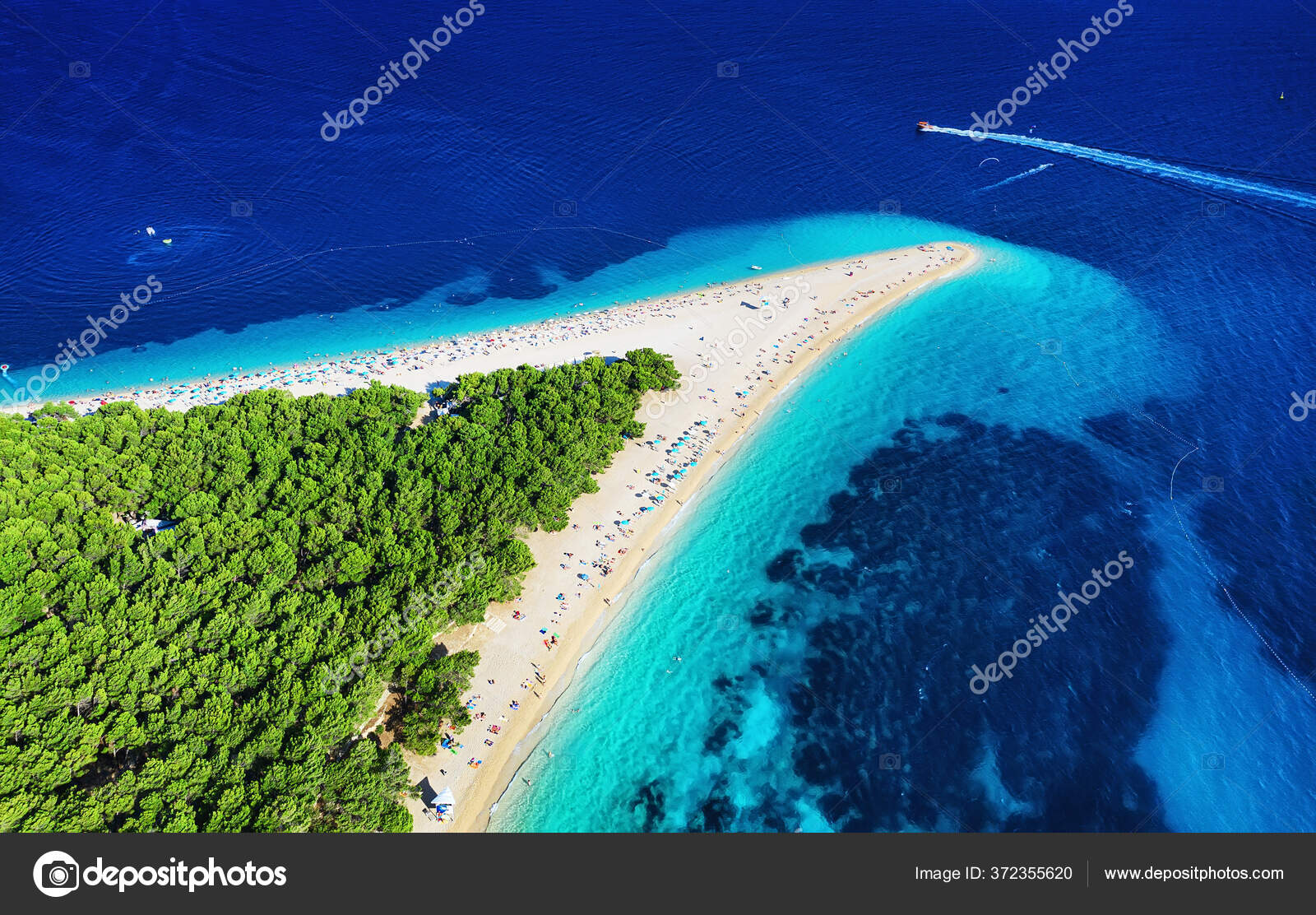 Kroatien Insel Hvar Bol Luftaufnahme Vom Zlatni Rat Strand Und ...