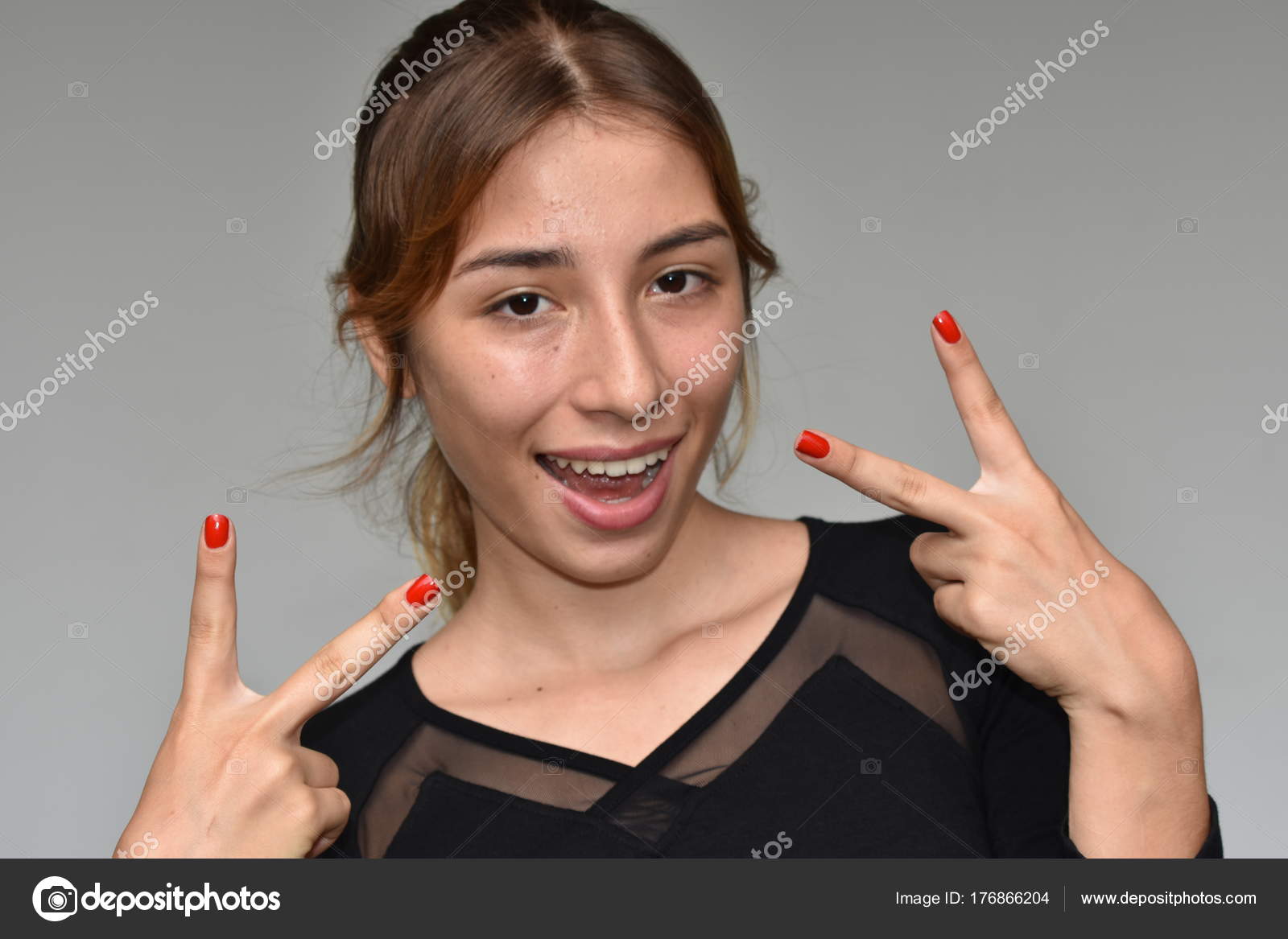 Cute Girl And Victory — Stock Photo © dtiberio #176866204