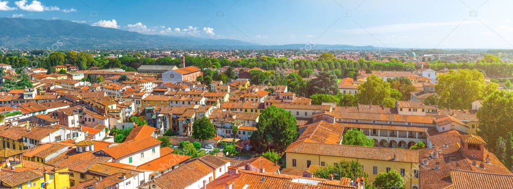 Vista panorámica aérea del centro histórico ciudad medieval Lucca con ...