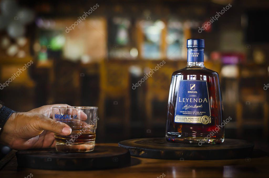 Santo Domingo, República Dominicana - 27 de noviembre de 2019. Botella ...