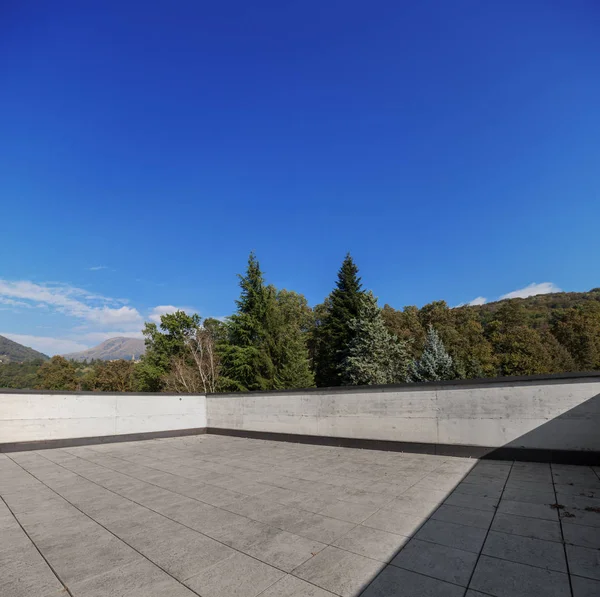 Empty rooftop Stock Photos, Royalty Free Empty rooftop Images ...