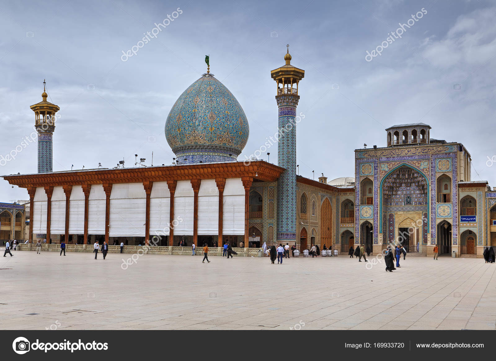 Old mosque Shah Cheragh with minaret, Shiraz city, Shiraz, Iran ...