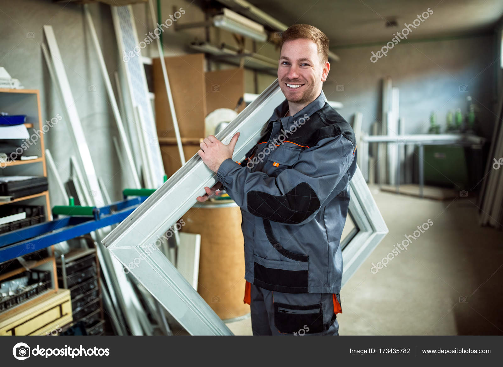 Worker in workshop for manufacture of windows and doors — Stock Photo ...