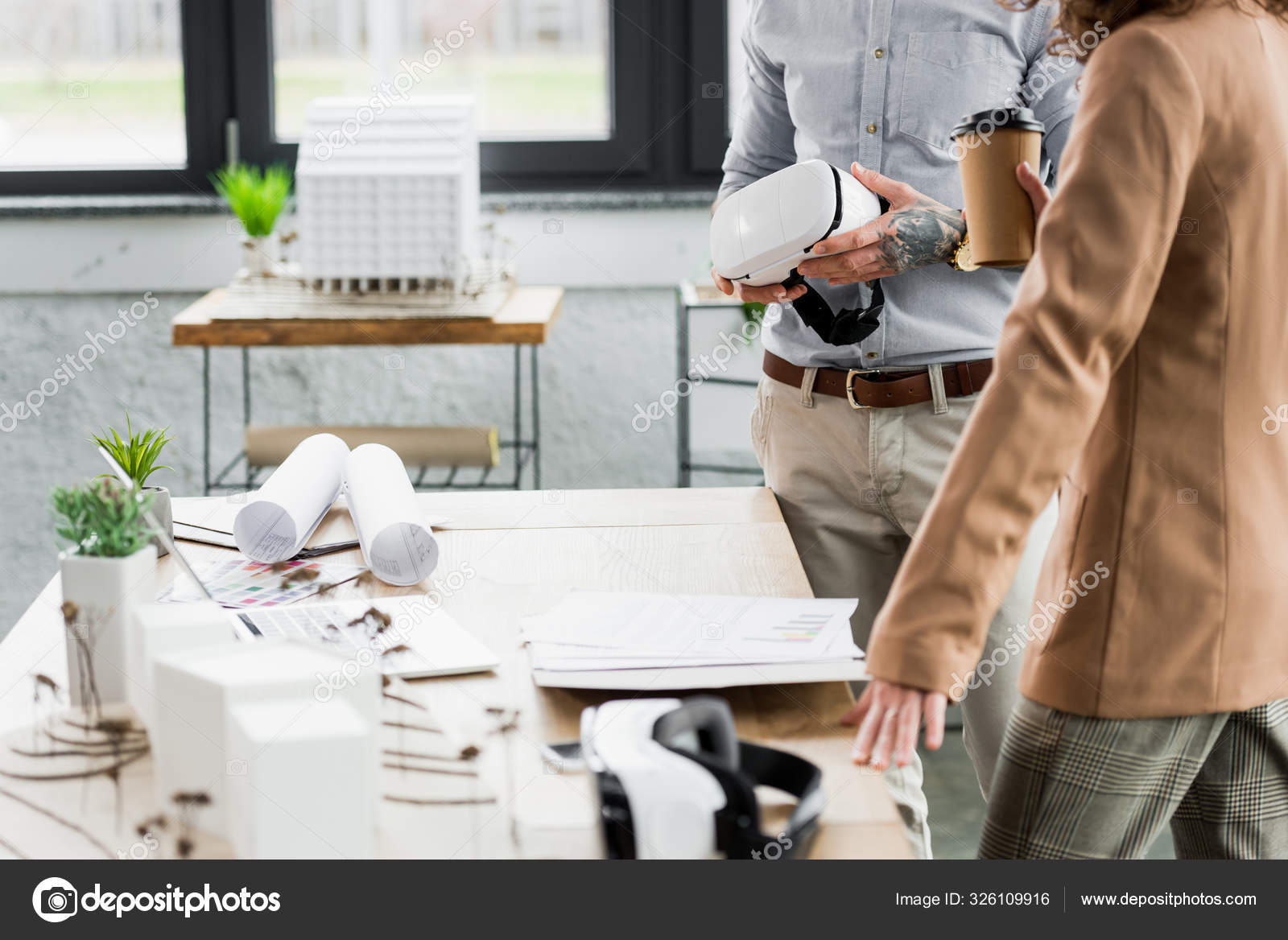 Cropped View Virtual Reality Architects Standing Table — Stock Photo ... Cropped View Virtual Reality Architects Standing Table — Stock Photo ...