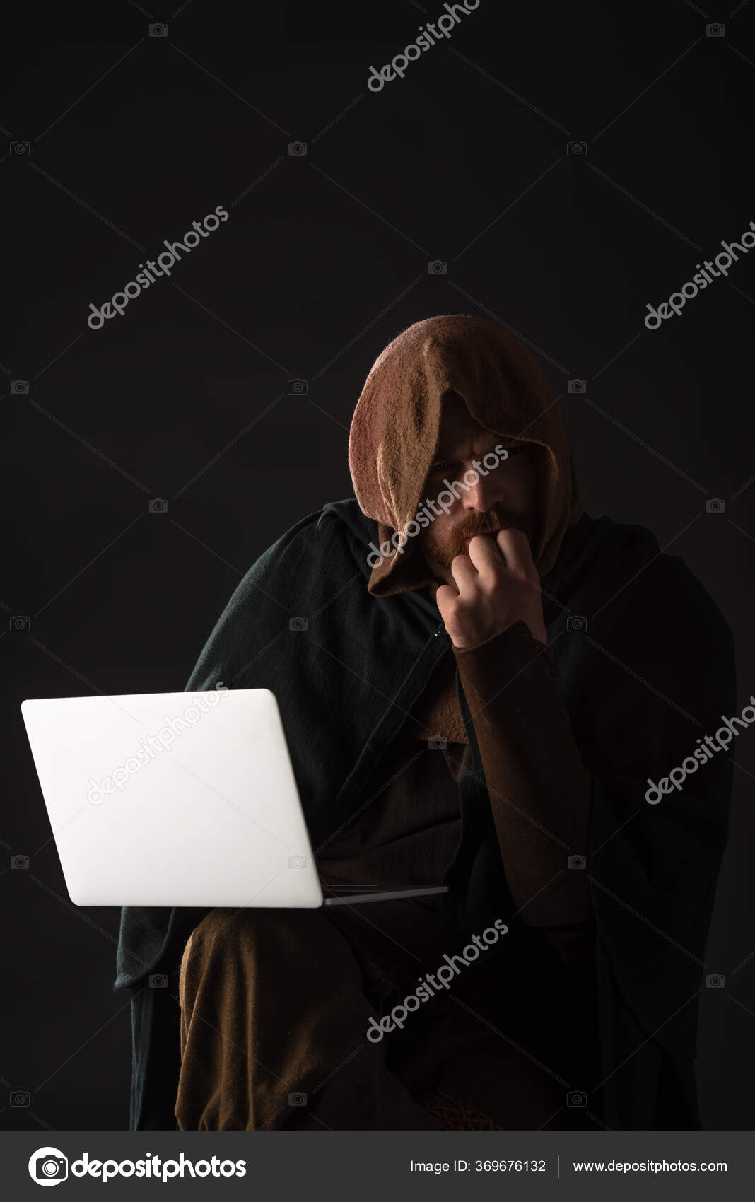 Pensive Medieval Scottish Man Mantel Using Laptop Dark Isolated Black ⬇ ...