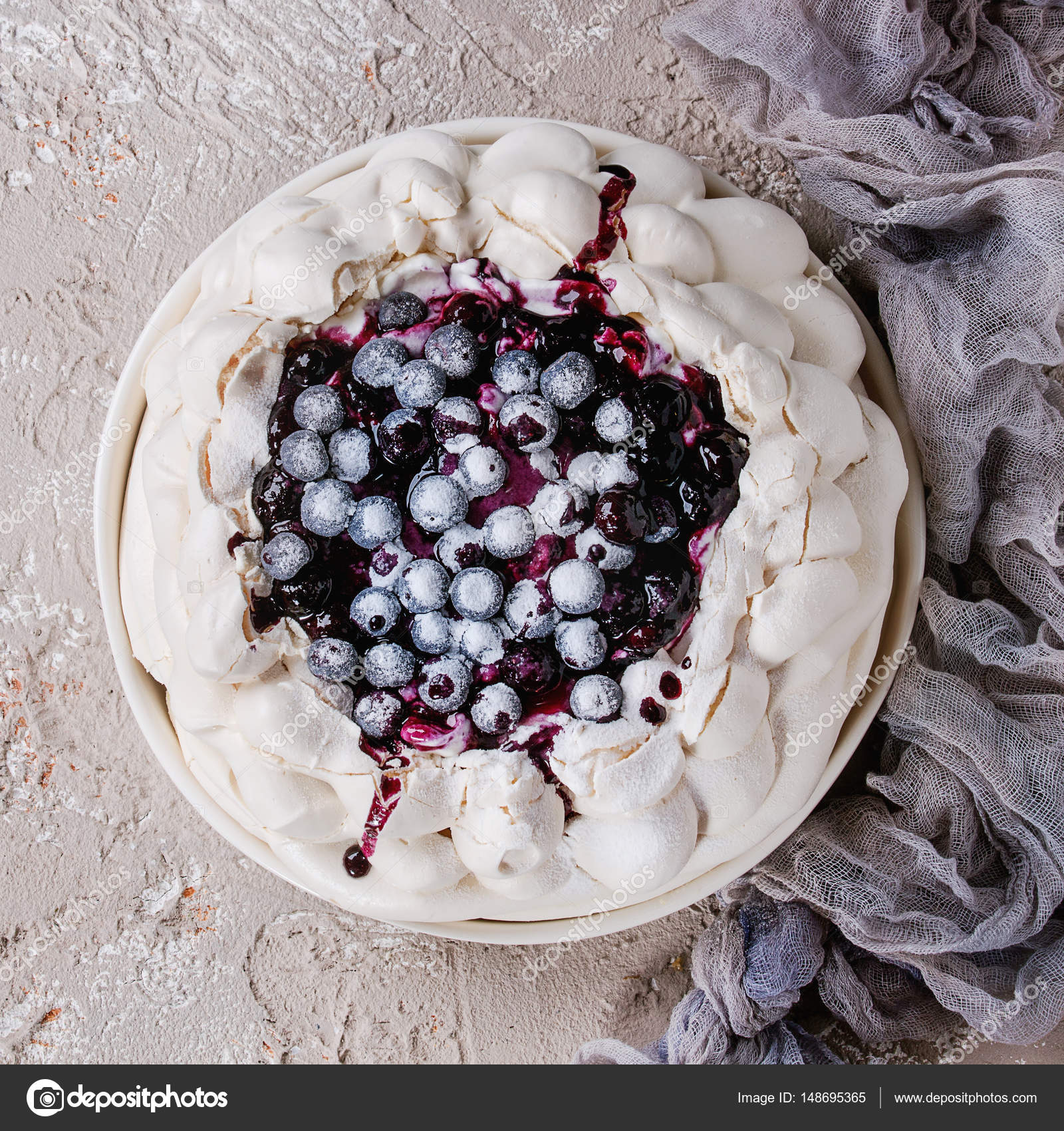 Meringue cake Pavlova with blueberries Stock Photo by ©NatashaBreen ...