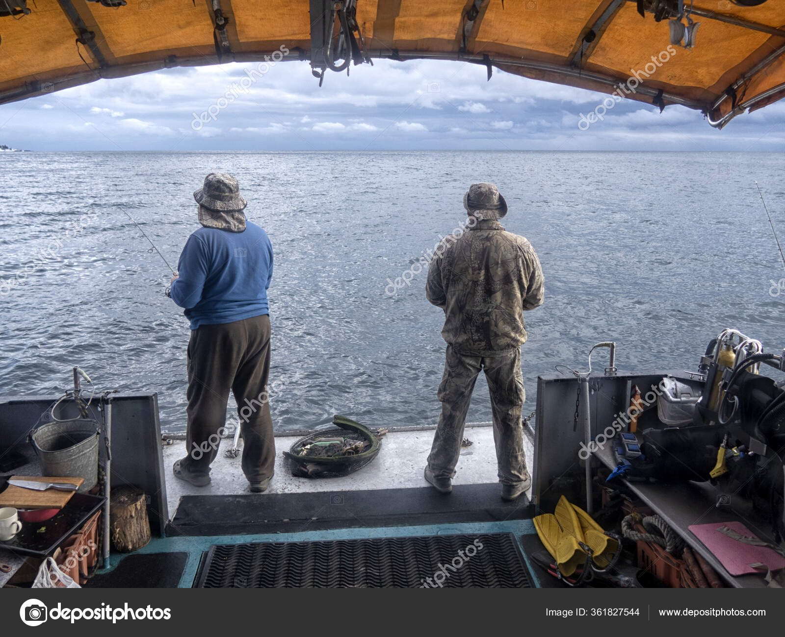 Lake Baikal Ships Come Beautiful Quiet Cove Overnight Stay Fishing ...