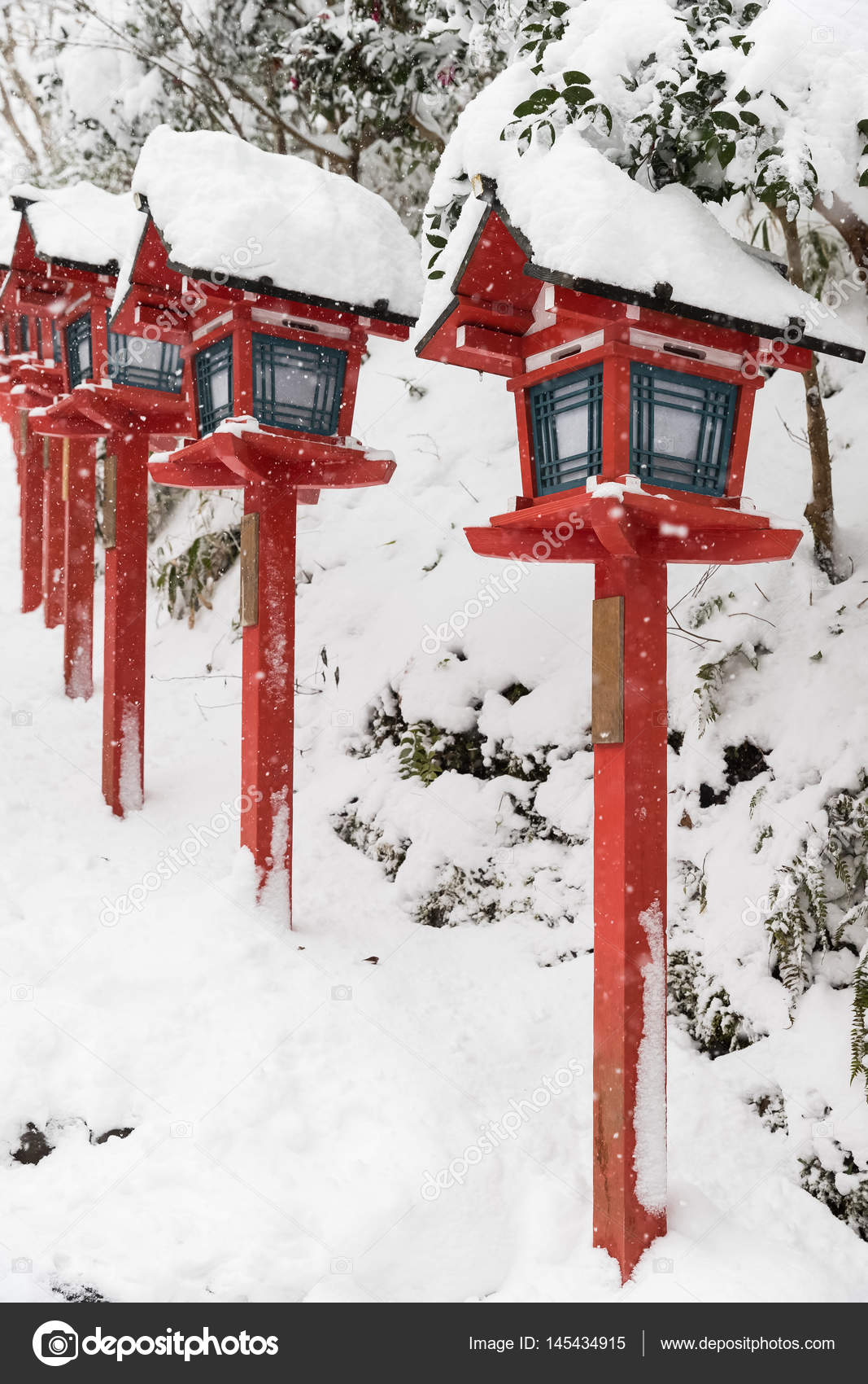 Japanese traditional street light — Stock Photo © Torsakarin #145434915