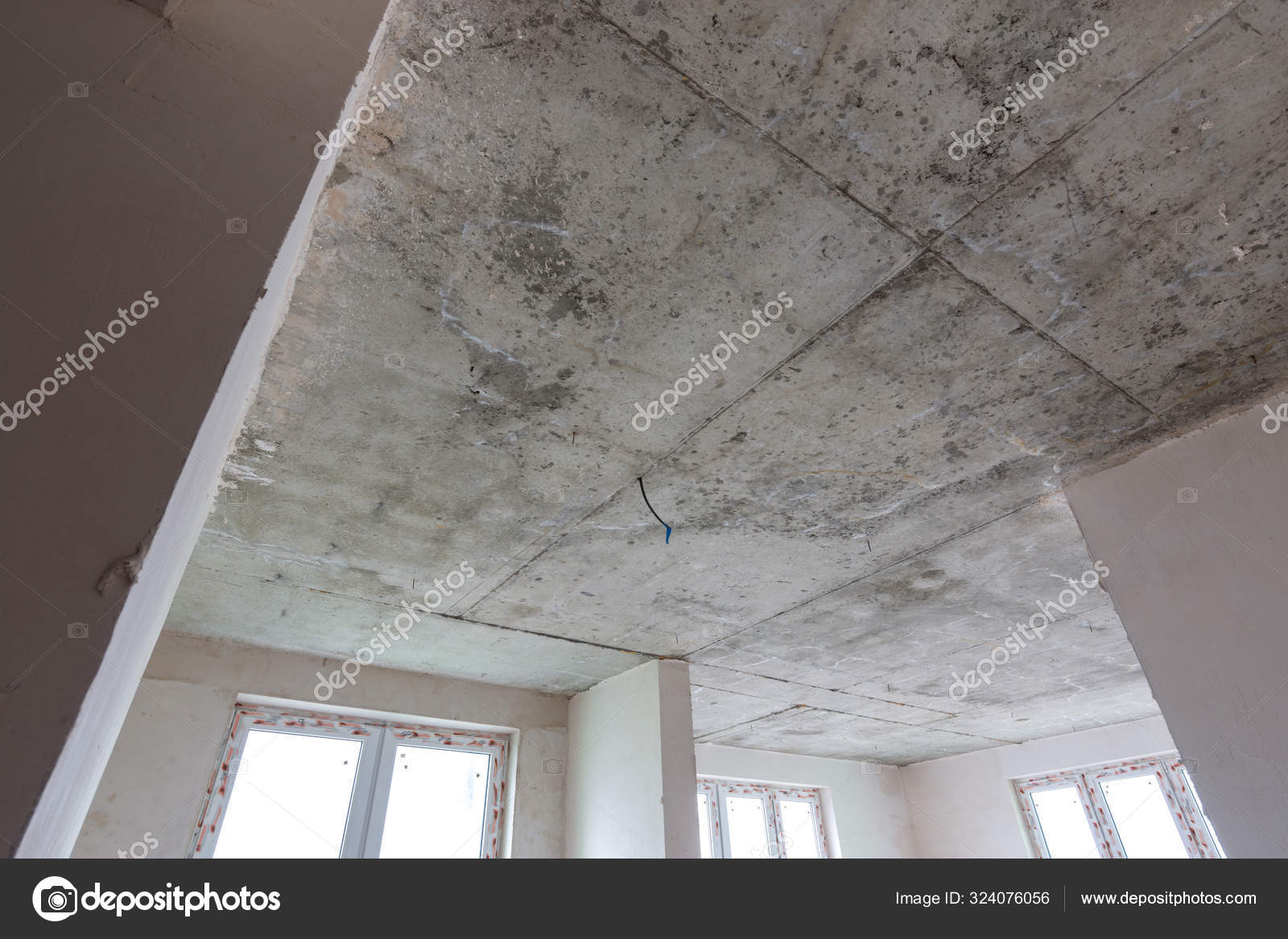 Techo Hormigón Nuevo Edificio — Foto de stock #324076056 © YAYImages