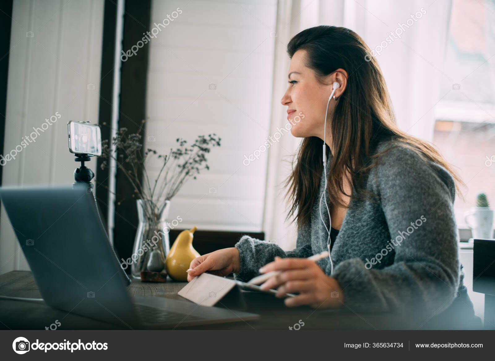 Woman Works Conducts Live Broadcasts Home Internet Girl Talks Leads ... Woman Works Conducts Live Broadcasts Home Internet Girl Talks Leads ...