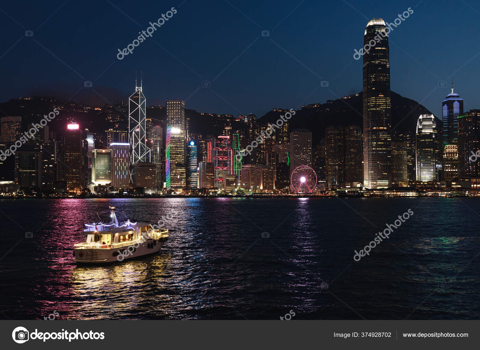 View Night Modern City Hong Kong Victoria Harbour — Stock Editorial Photo © AY_PHOTO #374928702