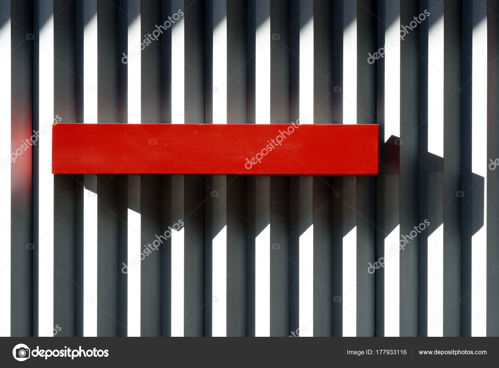 Red line sign — Stock Photo © estudiosaavedra #177933116