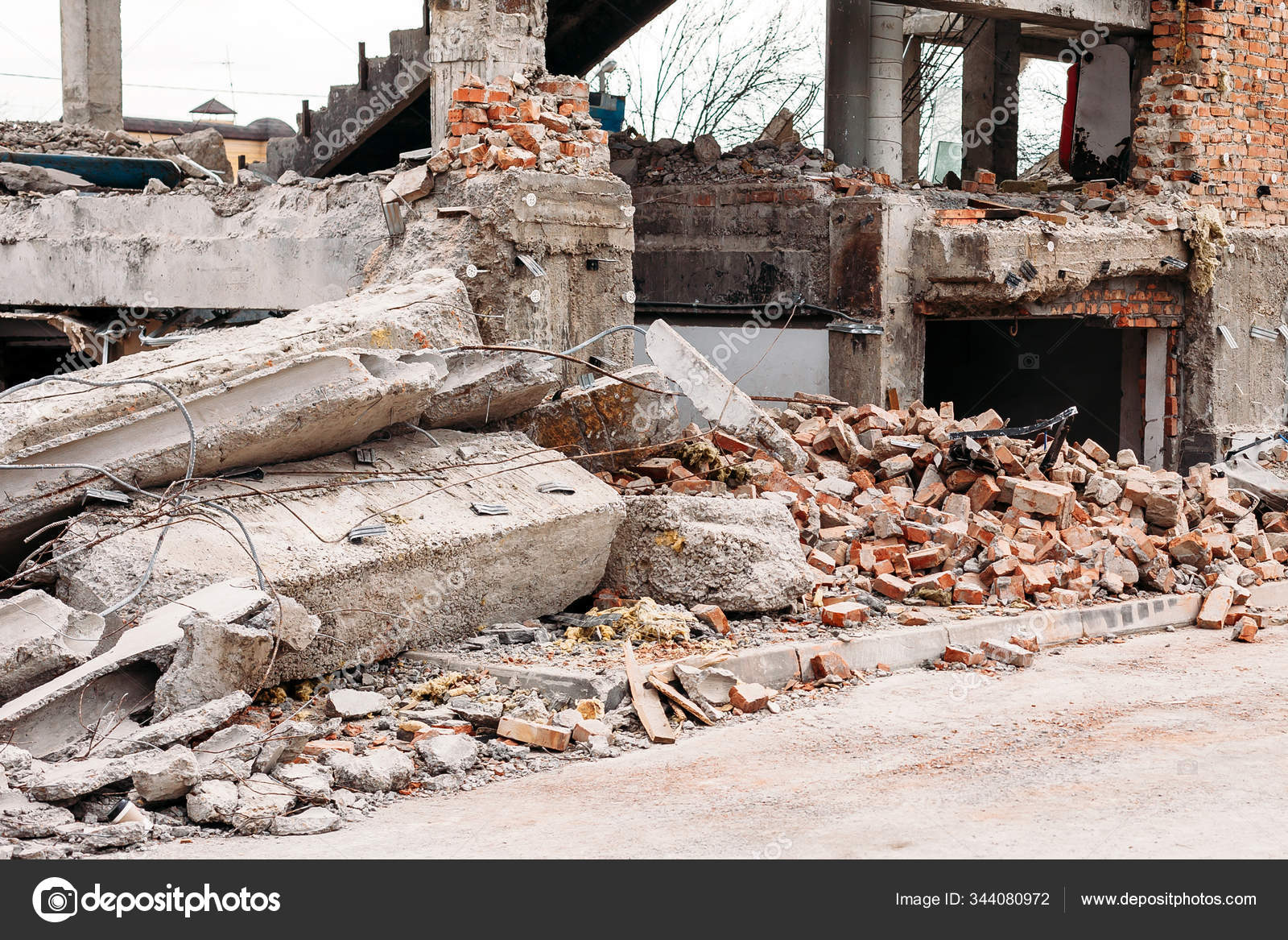 Dismantling Dismantling Destruction Building Structures — Stock Photo ...