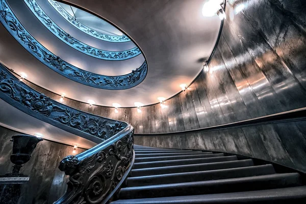 Escaliers du vatican images libres de droit, photos de Escaliers du ...