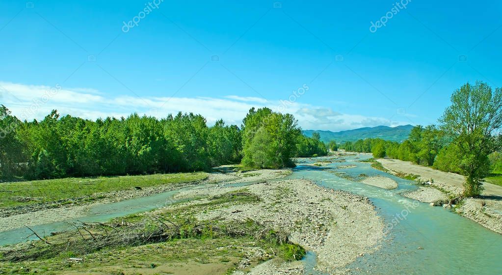 Panorama del río Fiume Taro 2024