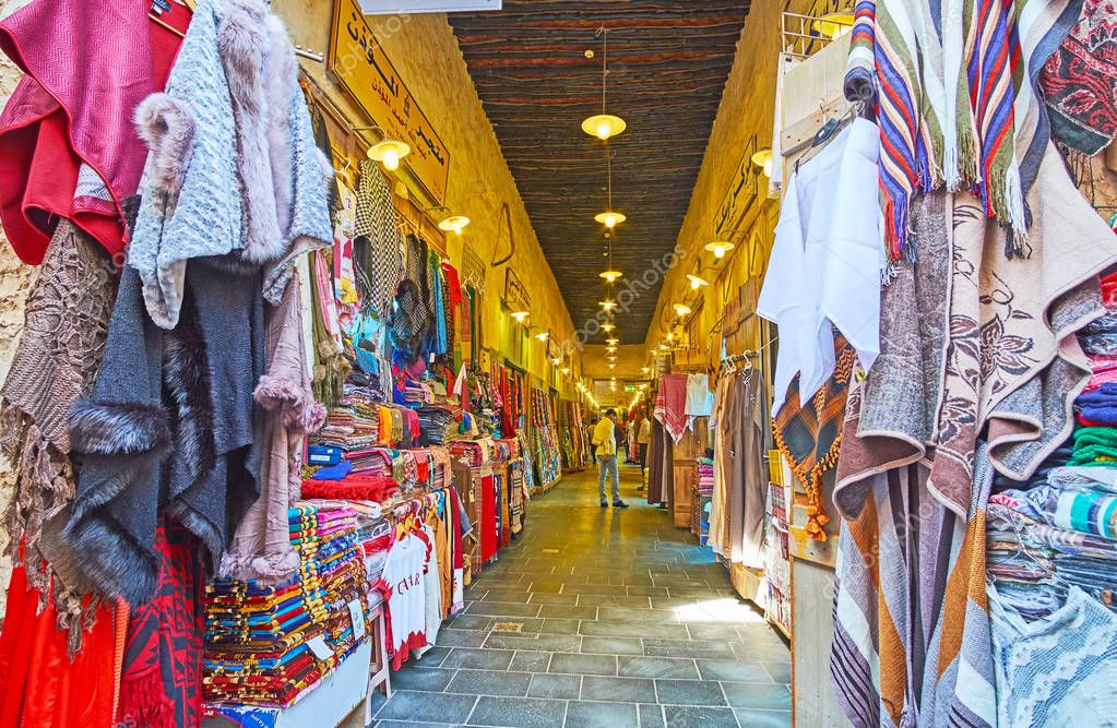 Traditional Arabic market in Doha, Qatar – Stock Editorial Photo ...