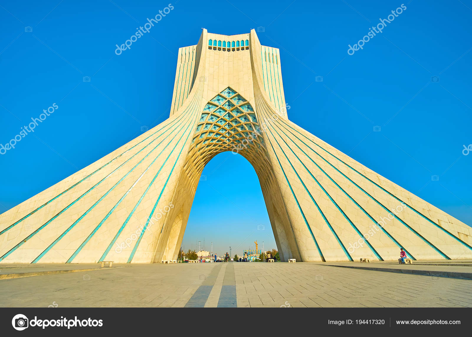 The Azadi tower in Tehran, Iran – Stock Editorial Photo © efesenko ...