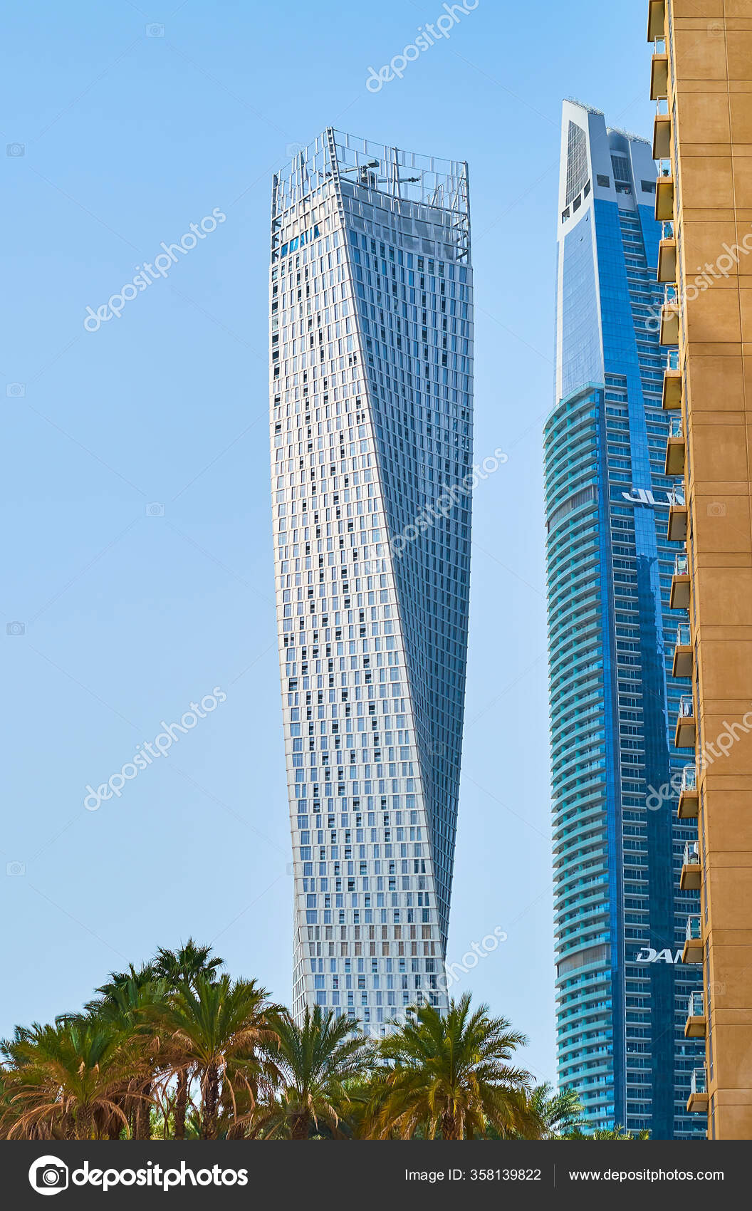 Dubai Uae March 2020 Futuristic Exterior Cayan Infinity Tower Famous ...