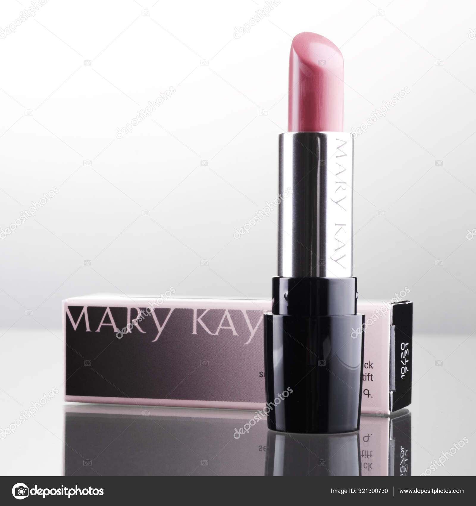 Set Mary Kay Cosmetics Isolated Gradient Background Mary Kay Based ...