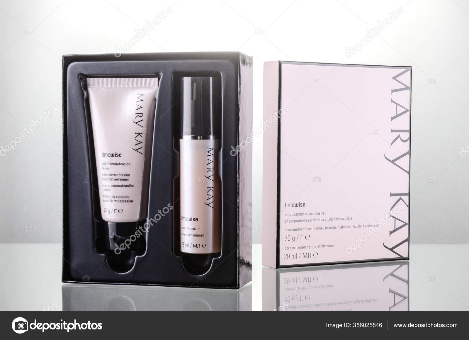 Mary Kay Cosmetics Isolated Gradient Background Mary Kay Based ...