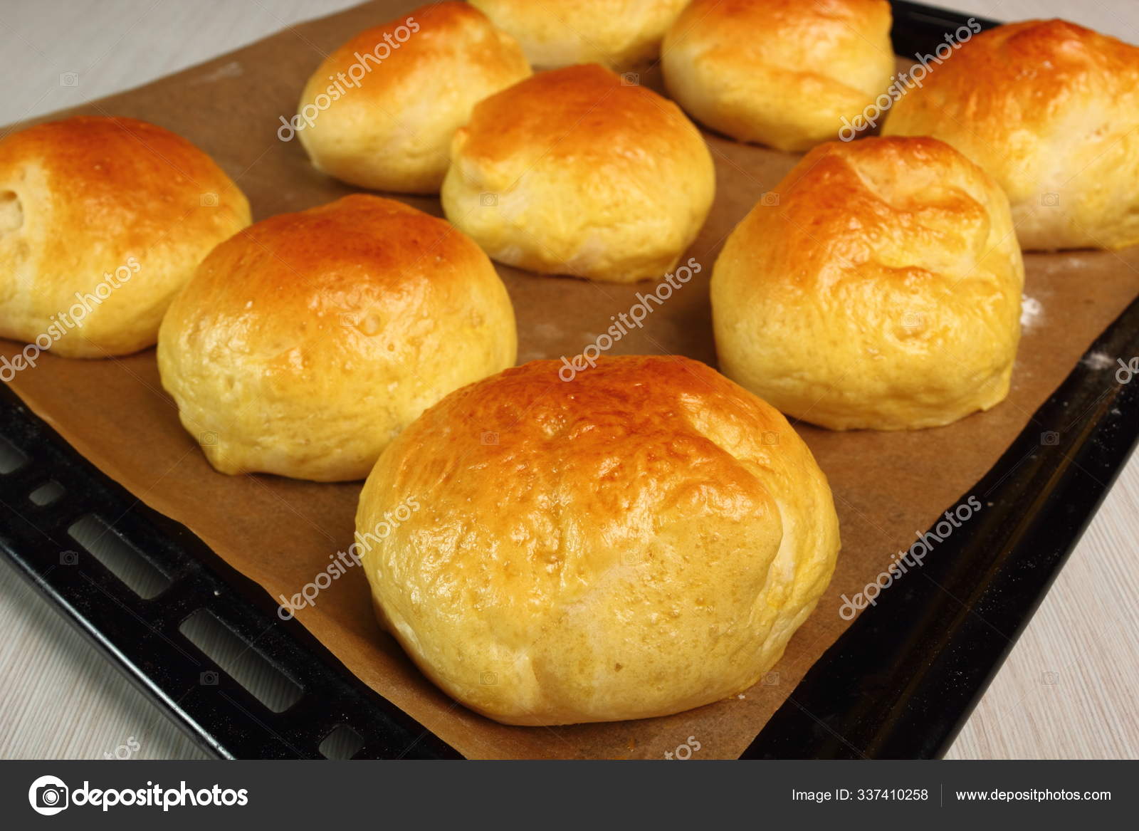 Freshly Baked Buns Making Yeast Sweet Roll Bun — Stock Photo © ffolas ...