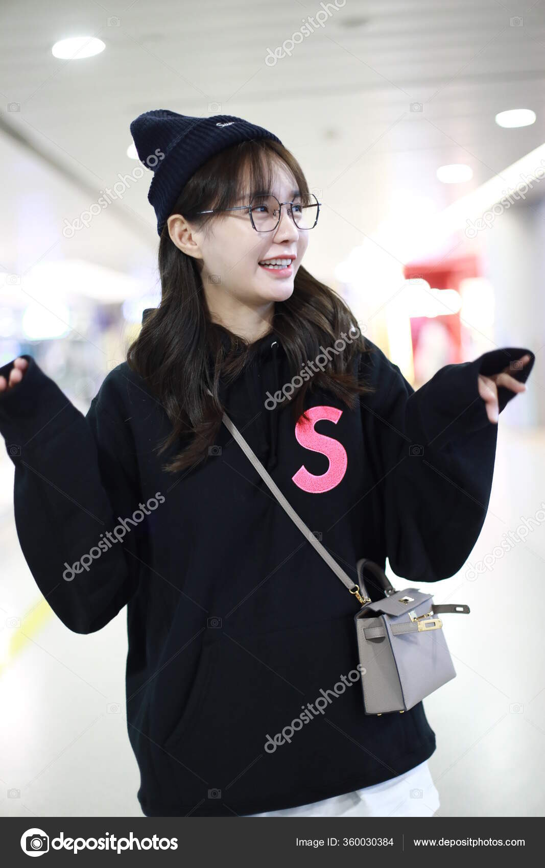 Chinese Actress Host Model Shen Mengchen Dressed Hoodie Skirts ...