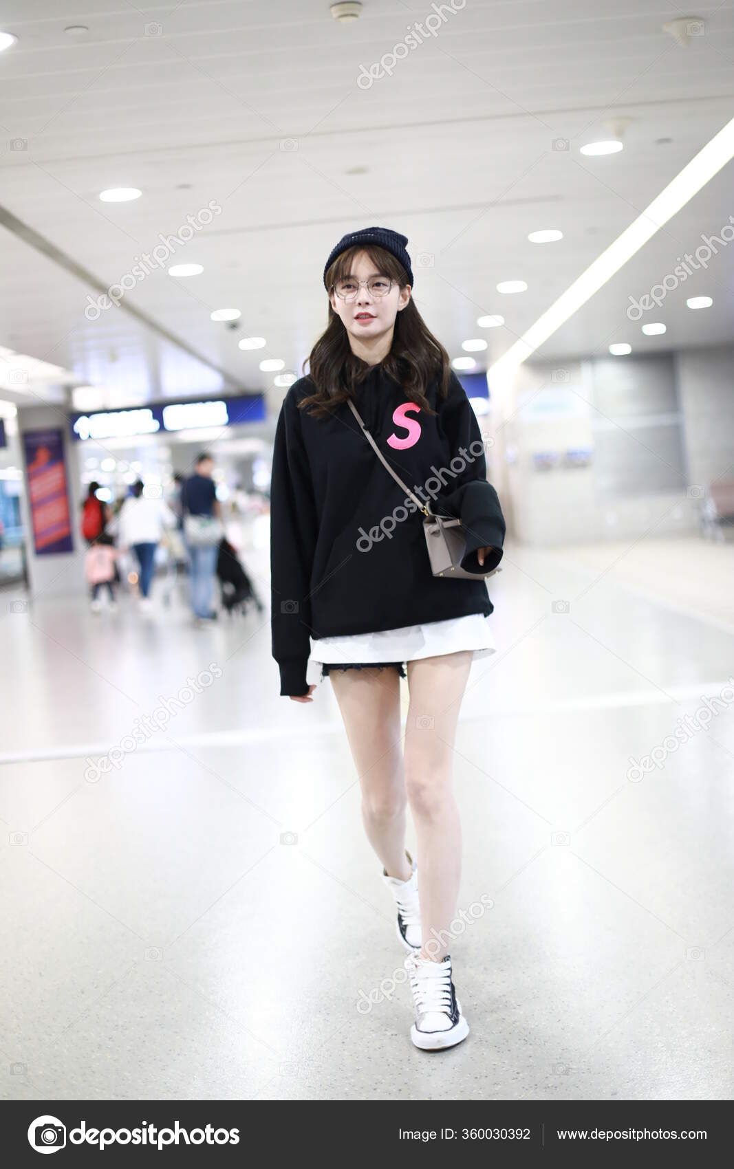 Chinese Actress Host Model Shen Mengchen Dressed Hoodie Skirts ...