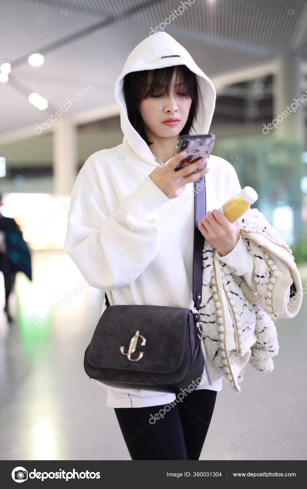 Chinese Singer Dancer Actress Model Television Presenter Victoria Song ...