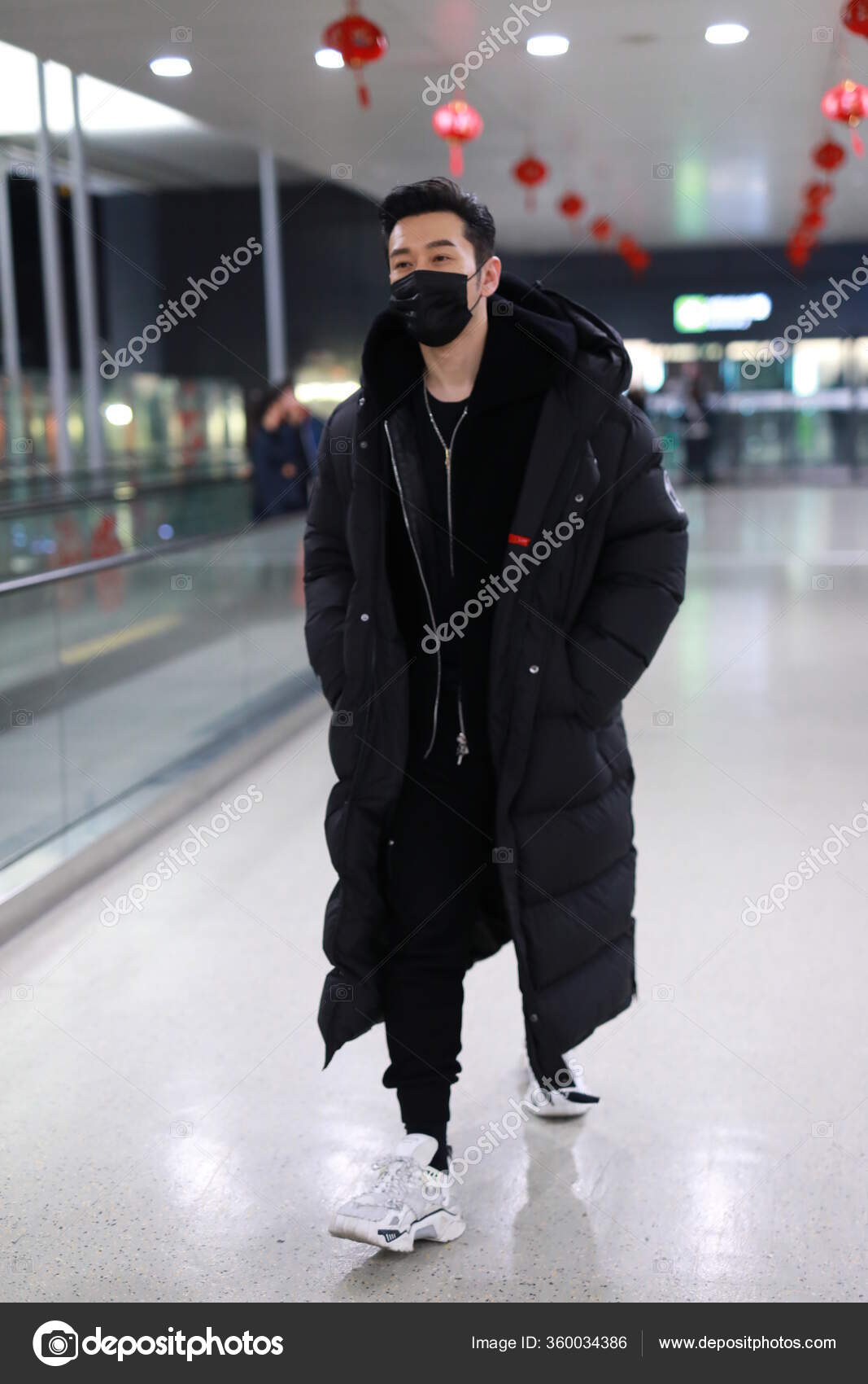 Chinese Actor Singer Model Huang Xiaoming Arrives Shanghai Airport ...