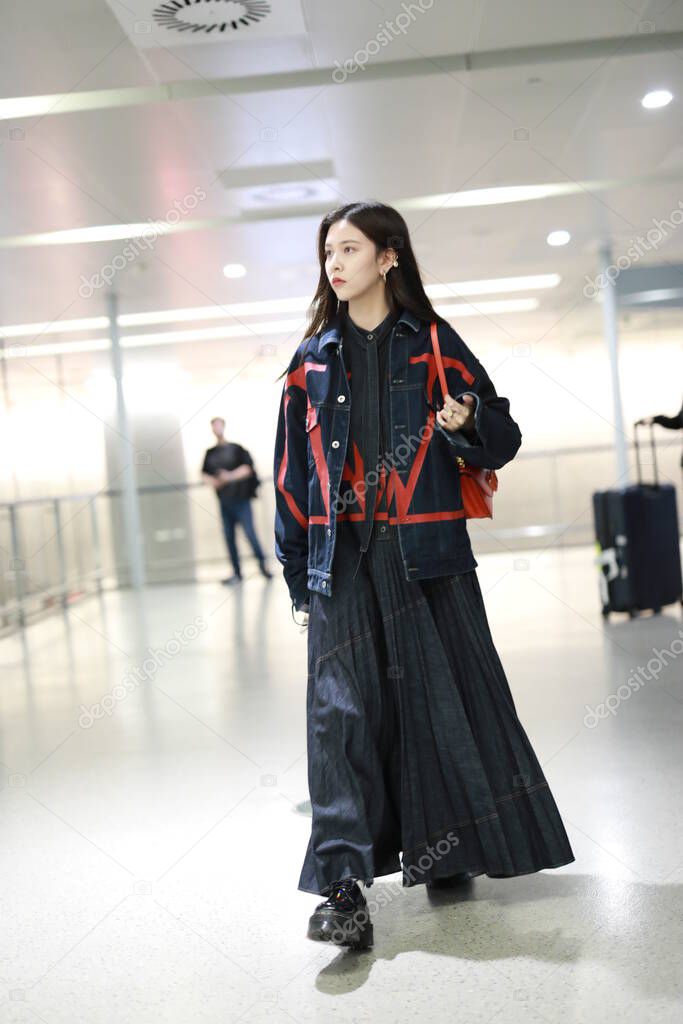 La actriz china Song Yanfei, también conocida como Cecilia Boey aparece ...