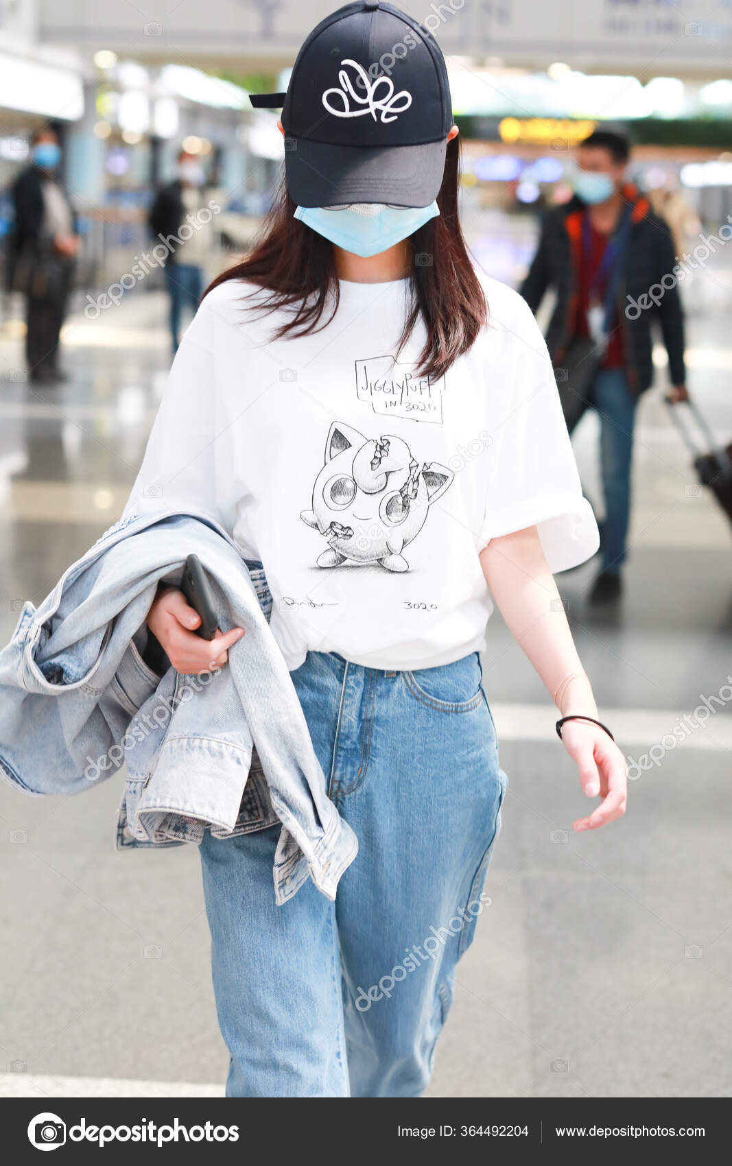 Chinese Actress Chen Yuqi Yukee Chen Arrives Beijing Airport Departure ...