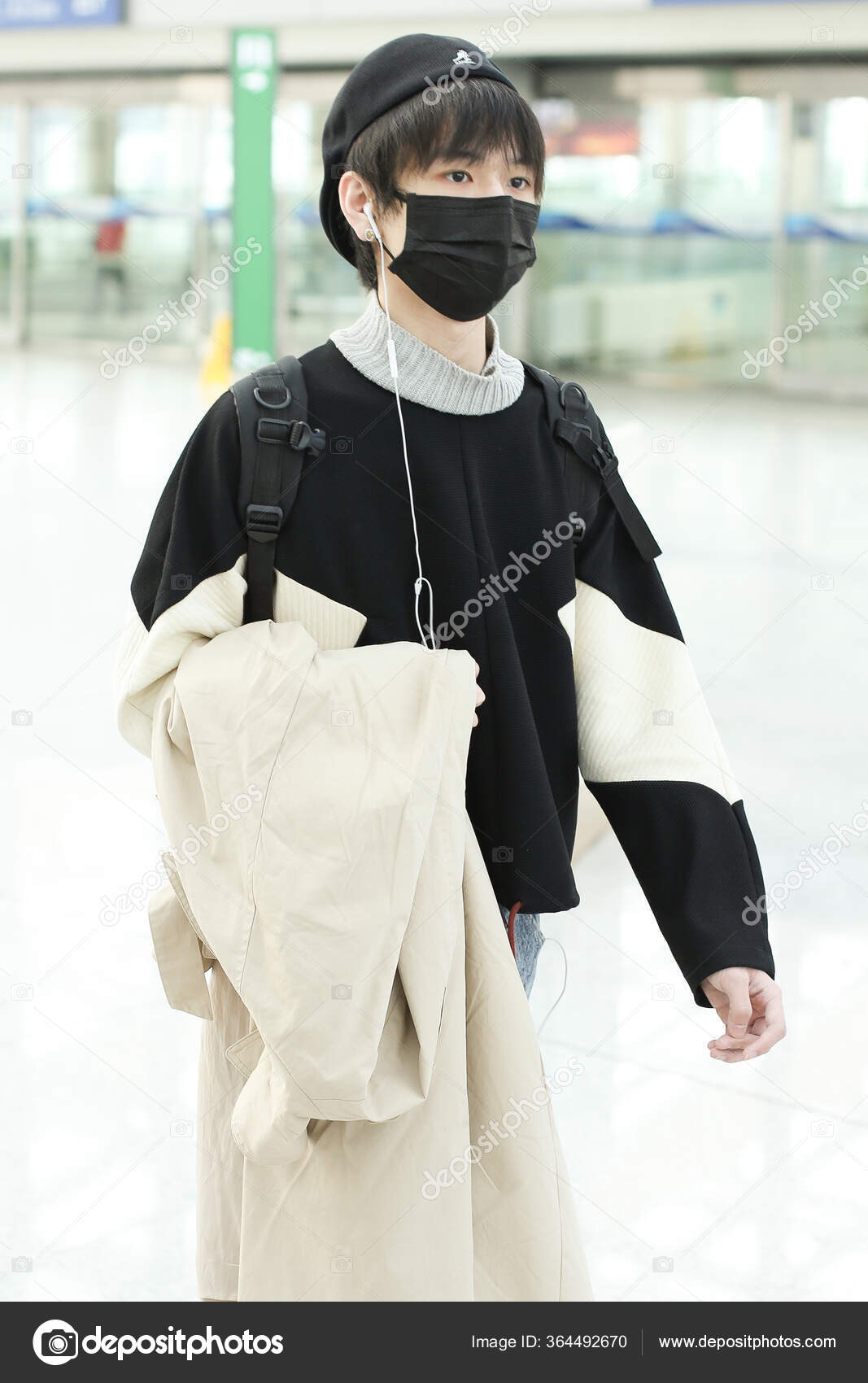 Chinese Actor Liu Junhao Arrives Airport Beijing China April 2020 — Stock Editorial Photo ...