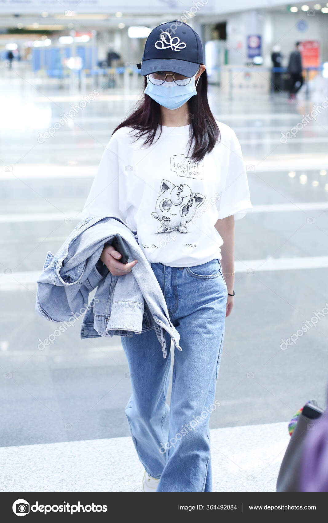 Chinese Actress Chen Yuqi Yukee Chen Arrives Beijing Airport Departure ...