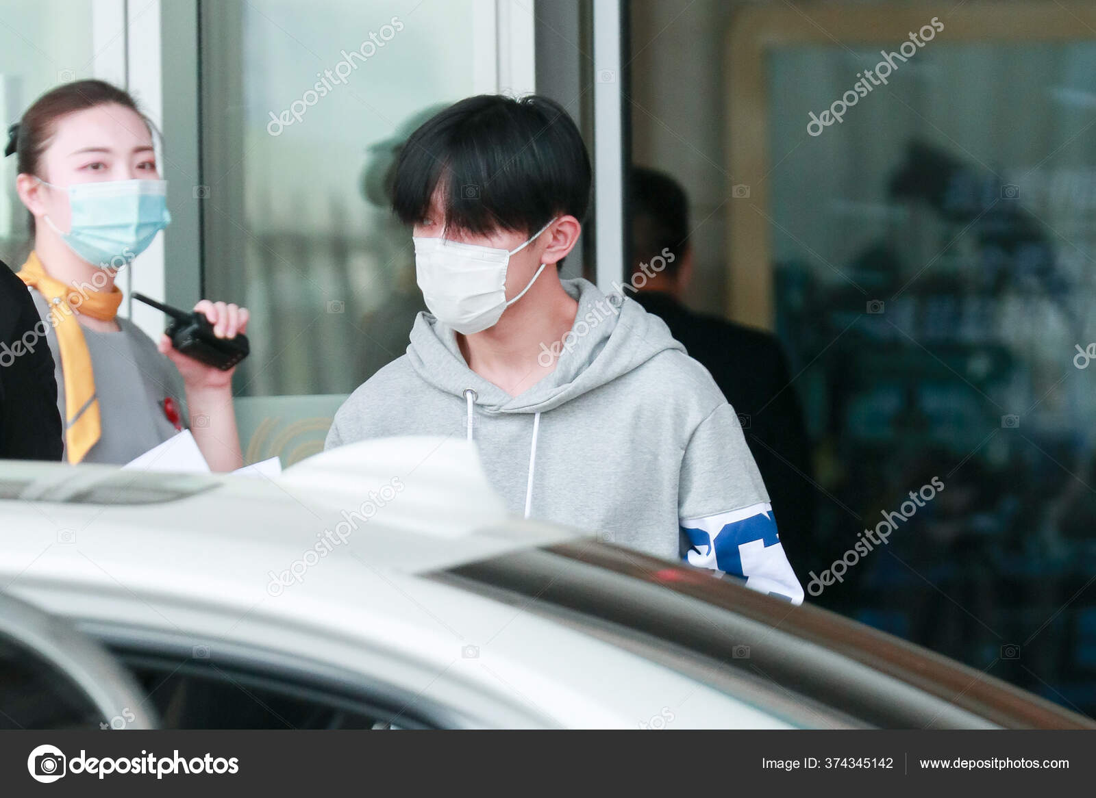 Chinese Singer Dancer Actor Jackson Yee Arrives Beijing Airport Beijing ...