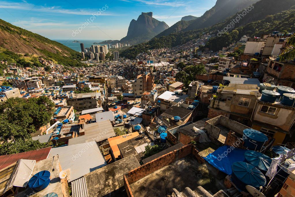 Vista de Rocinha favela en Río de Janeiro 2024