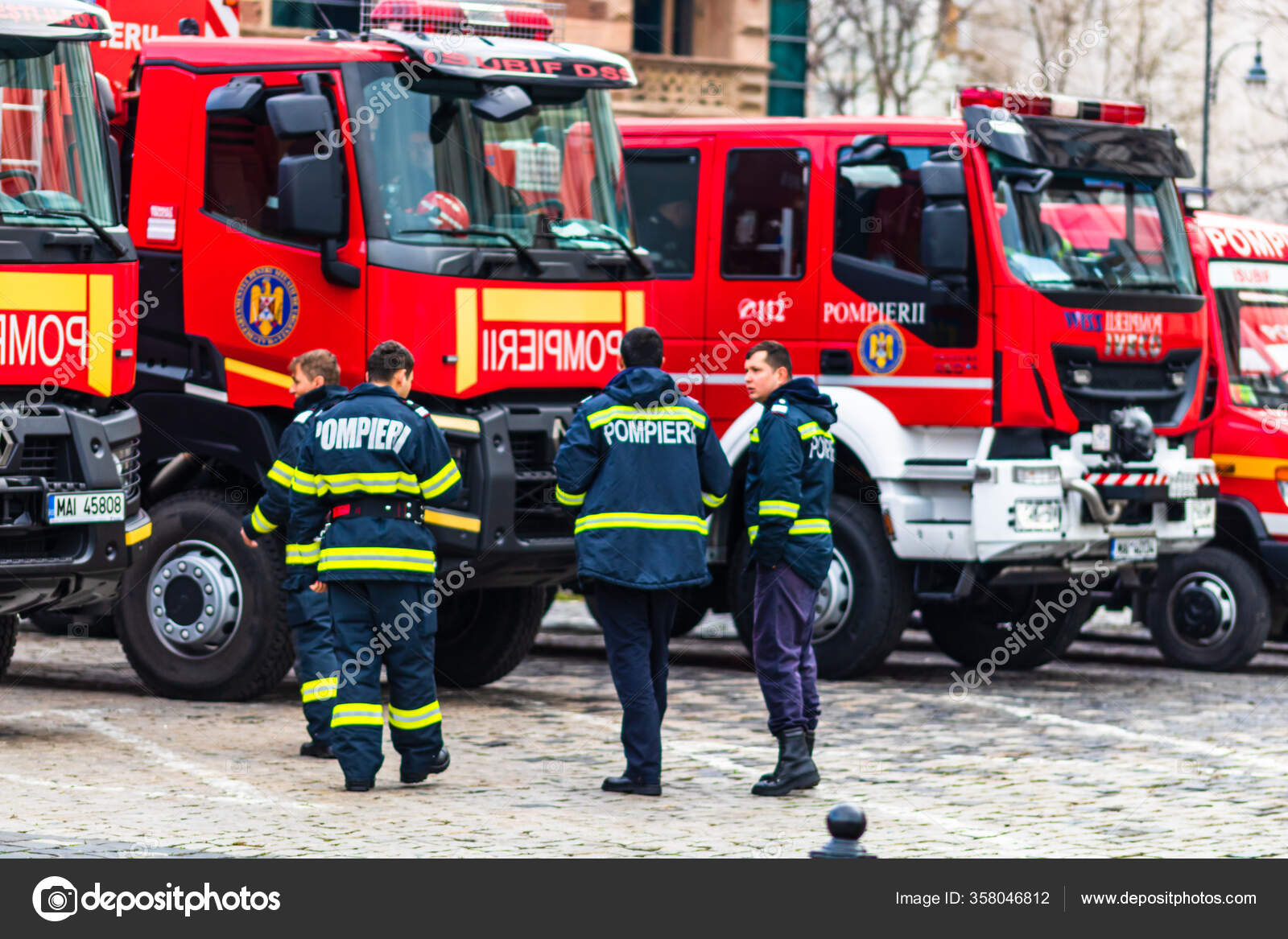 Romanian Firefighting Emergency Firemen Pompierii Parked Front Home ...